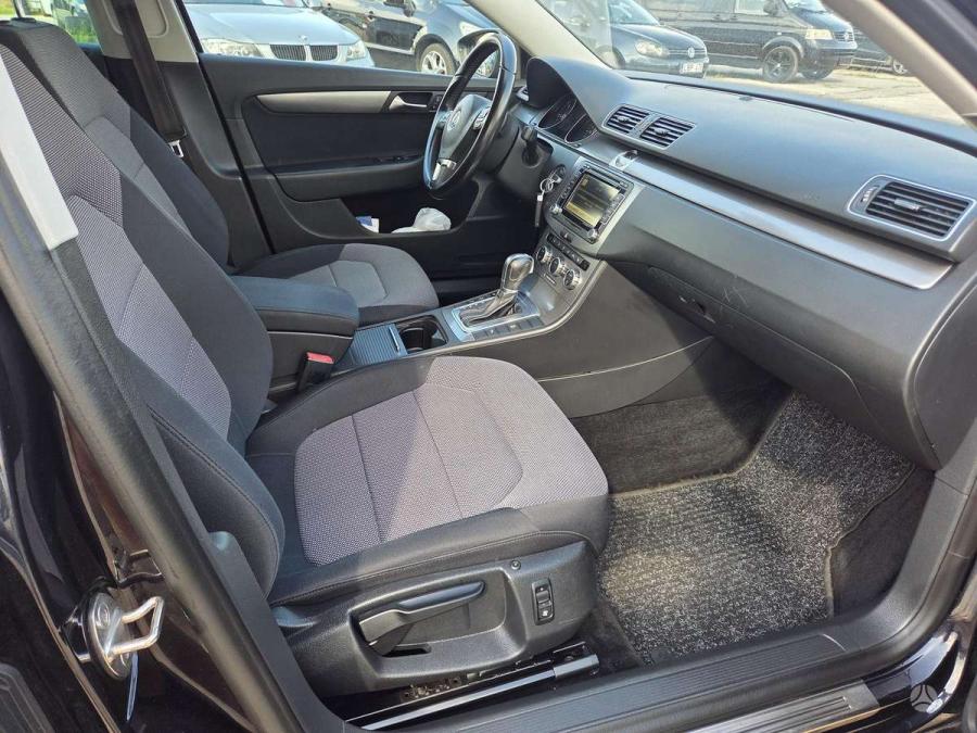 Black Volkswagen Passat 2014 in Utena, with an engine capacity of 2.00 L and mileage of 286 thousand km for 6450 €, photo 15 on AUTOMOTO.COM.LV