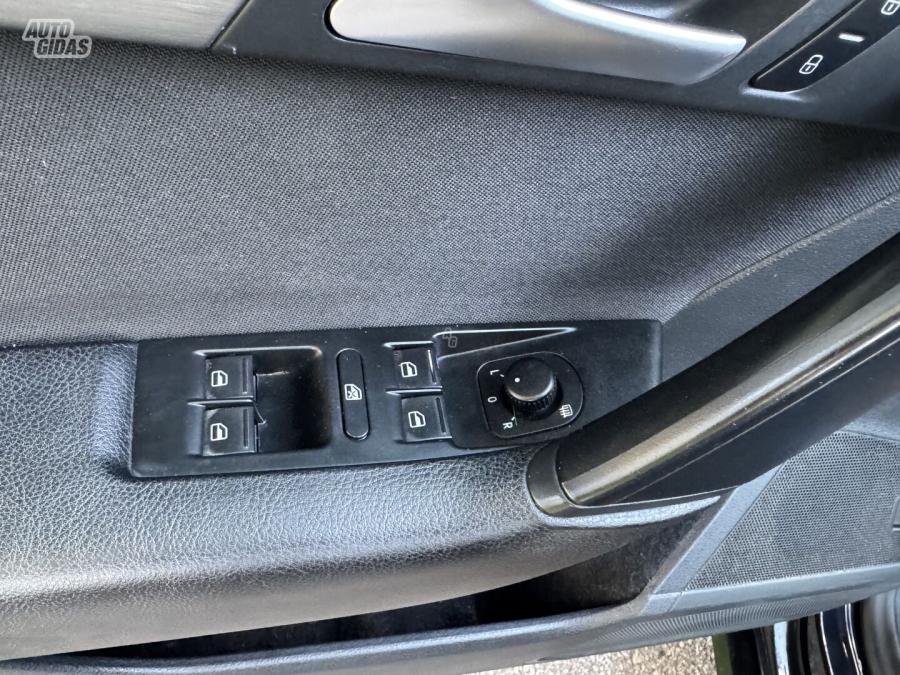 Black Volkswagen Passat 2014 in Marijampole, with an engine capacity of 2.00 L and mileage of 320 thousand km for 5500 €, photo 11 on AUTOMOTO.COM.LV
