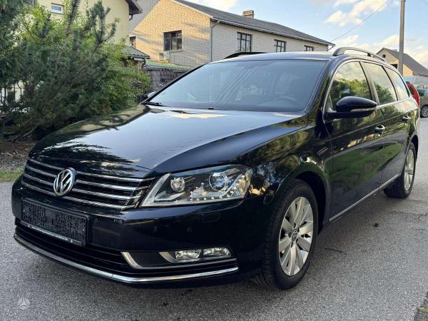 Black Volkswagen Passat 2014 in Marijampole, with an engine capacity of 1.97 L and mileage of 320 thousand km for 4999 €, photo 4 on AUTOMOTO.COM.LV
