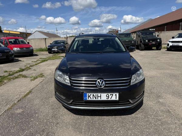 Black Volkswagen Passat 2014 in Telschi, with an engine capacity of 1.97 L and mileage of 333 thousand km for 5100 €, photo 3 on AUTOMOTO.COM.LV
