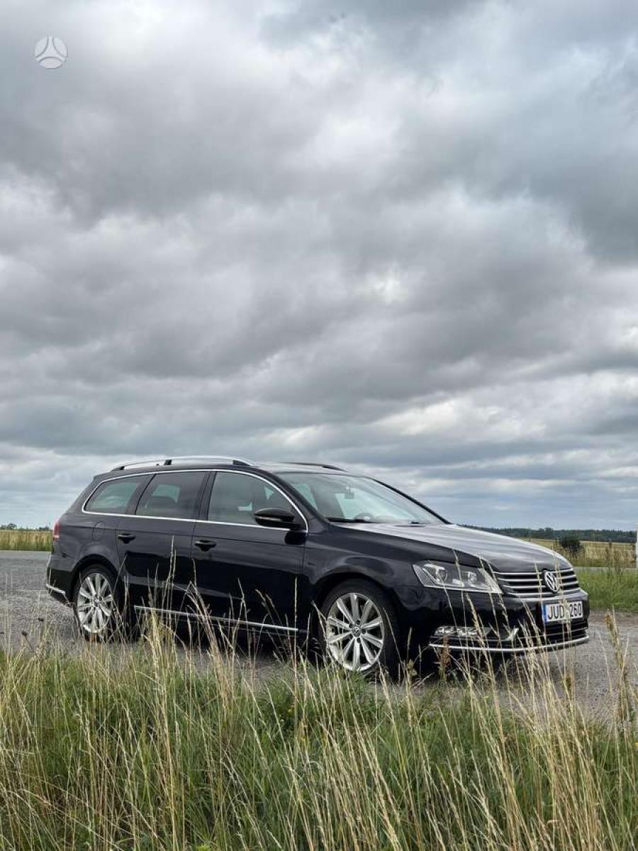 Black Volkswagen Passat 2014 in Jonava, with an engine capacity of 1.97 L and mileage of 355 thousand km for 5000 €, photo 4 on AUTOMOTO.COM.LV