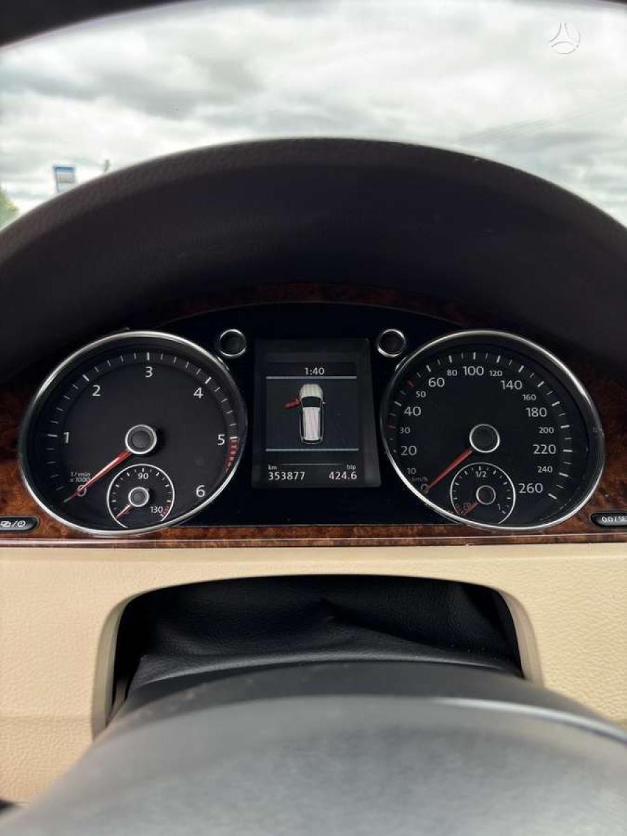 Black Volkswagen Passat 2014 in Jonava, with an engine capacity of 1.97 L and mileage of 355 thousand km for 5000 €, photo 19 on AUTOMOTO.COM.LV