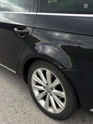 Black Volkswagen Passat 2014 in Jonava, with an engine capacity of 1.97 L and mileage of 355 thousand km for 5000 €, photo 34 on AUTOMOTO.COM.LV