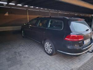 Black Volkswagen Passat 2014 in Vilnius, with an engine capacity of 1.97 L and mileage of 215 thousand km for 4800 €, photo 5 on AUTOMOTO.COM.LV
