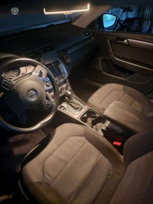 Black Volkswagen Passat 2014 in Vilnius, with an engine capacity of 1.97 L and mileage of 215 thousand km for 4800 €, photo 7 on AUTOMOTO.COM.LV