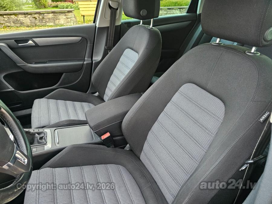 Melns Volkswagen Passat 2014 Paide, ar dzinēja tilpumu 2.00 L un nobraukumu 304 tūkst. km par 3550 €, foto 18 vietnē AUTOMOTO.COM.LV