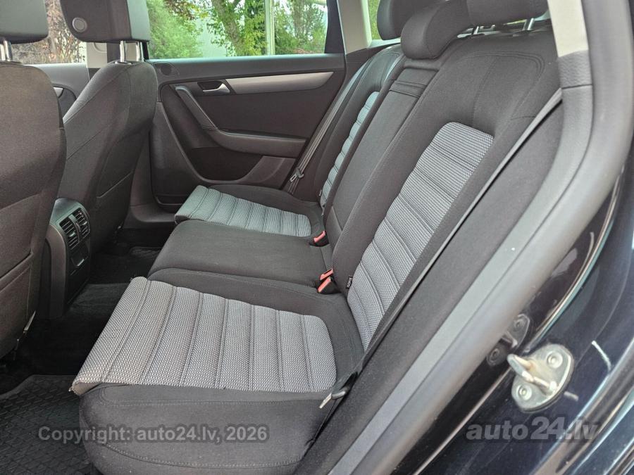 Melns Volkswagen Passat 2014 Paide, ar dzinēja tilpumu 2.00 L un nobraukumu 304 tūkst. km par 3550 €, foto 19 vietnē AUTOMOTO.COM.LV