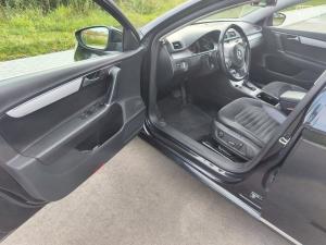 Black Volkswagen Passat 2014 in Klaipeda, with an engine capacity of 2.00 L and mileage of 249 thousand km for 6500 €, photo 10 on AUTOMOTO.COM.LV