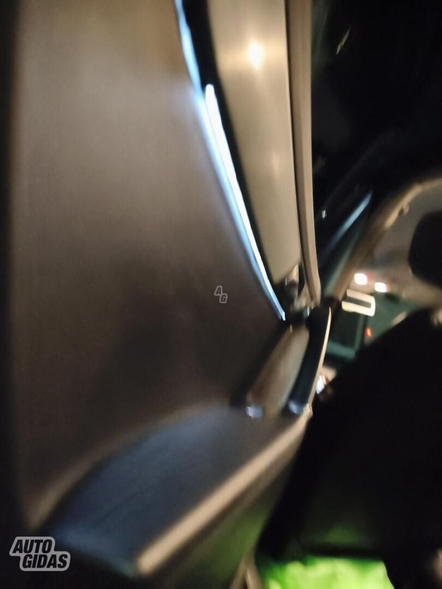 Black Volkswagen Passat 2014 in Klaipeda, with an engine capacity of 2.00 L and mileage of 249 thousand km for 6500 €, photo 18 on AUTOMOTO.COM.LV
