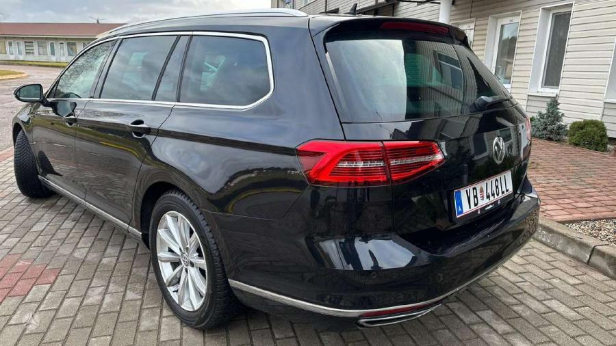 Black Volkswagen Passat 2015 in Vilnius, with an engine capacity of 1.97 L and mileage of 261 thousand km for 11150 €, photo 9 on AUTOMOTO.COM.LV