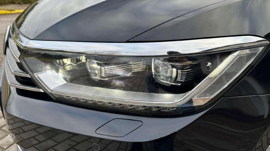 Black Volkswagen Passat 2015 in Vilnius, with an engine capacity of 1.97 L and mileage of 261 thousand km for 11150 €, photo 11 on AUTOMOTO.COM.LV