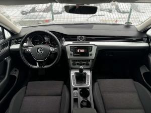 Black Volkswagen Passat 2015 in Vilnius, with an engine capacity of 1.60 L and mileage of 330 thousand km for 7900 €, photo 5 on AUTOMOTO.COM.LV
