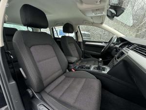 Black Volkswagen Passat 2015 in Vilnius, with an engine capacity of 1.60 L and mileage of 330 thousand km for 7900 €, photo 10 on AUTOMOTO.COM.LV