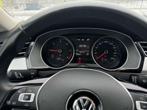 Black Volkswagen Passat 2015 in Vilnius, with an engine capacity of 1.60 L and mileage of 330 thousand km for 7900 €, photo 12 on AUTOMOTO.COM.LV