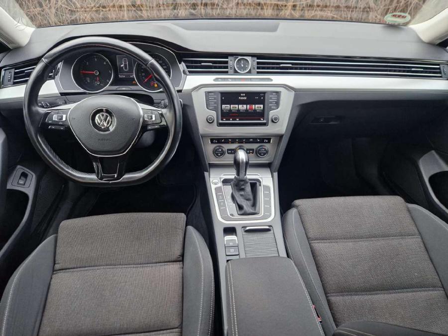 Melns Volkswagen Passat 2015 Viļņa, ar dzinēja tilpumu 1.97 L un nobraukumu 243 tūkst. km par 10350 €, foto 16 vietnē AUTOMOTO.COM.LV