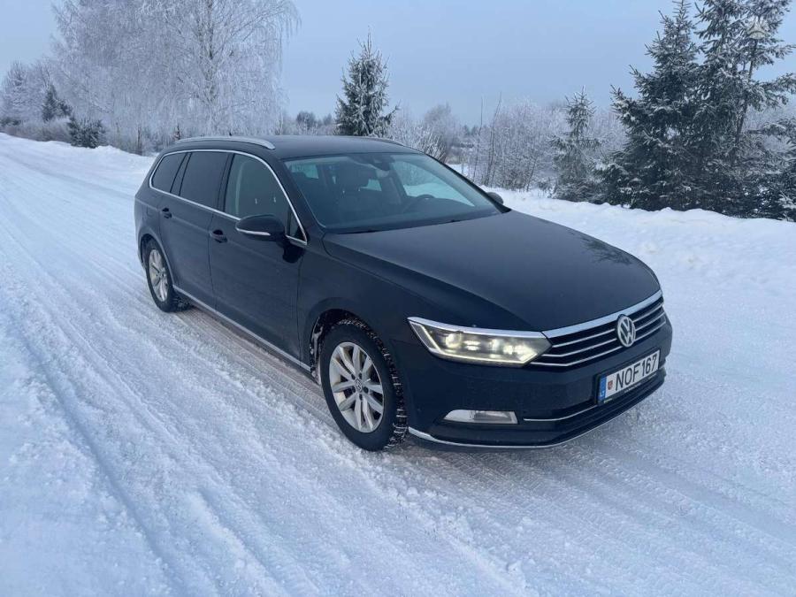 Black Volkswagen Passat 2015 in Kaunas, with an engine capacity of 1.97 L and mileage of 356 thousand km for 9800 €, photo 1 on AUTOMOTO.COM.LV