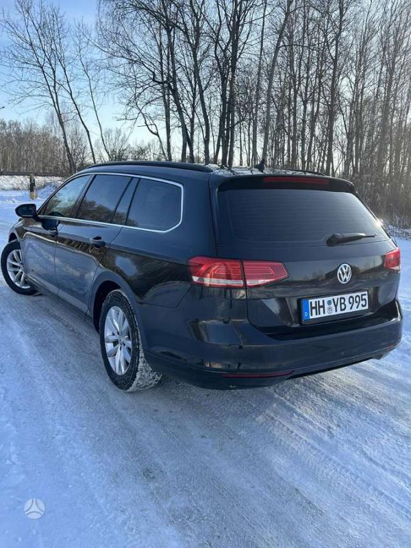 Black Volkswagen Passat 2015 in Kaunas, with an engine capacity of 2.00 L and mileage of 275 thousand km for 8350 €, photo 5 on AUTOMOTO.COM.LV