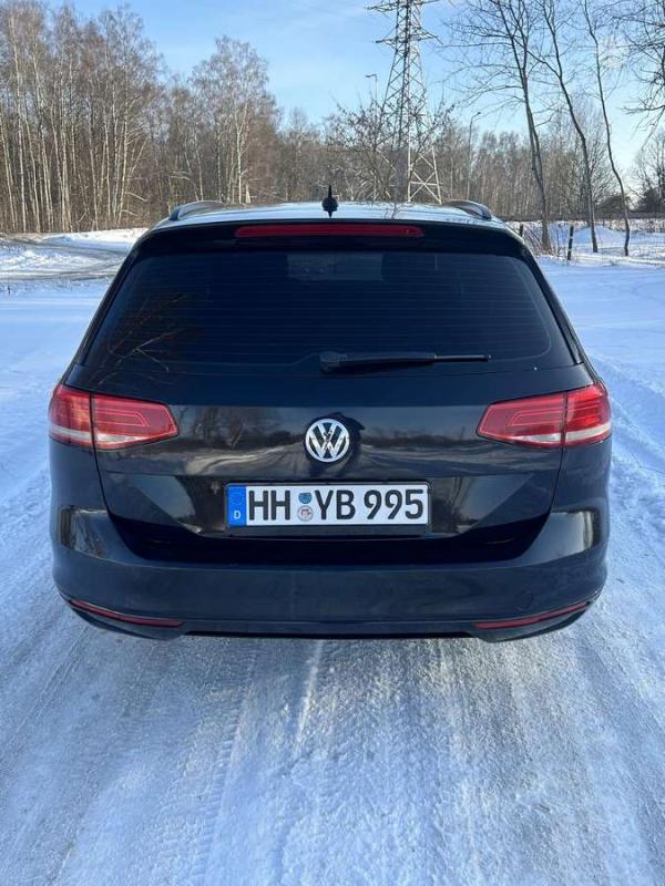 Black Volkswagen Passat 2015 in Kaunas, with an engine capacity of 2.00 L and mileage of 275 thousand km for 8350 €, photo 6 on AUTOMOTO.COM.LV