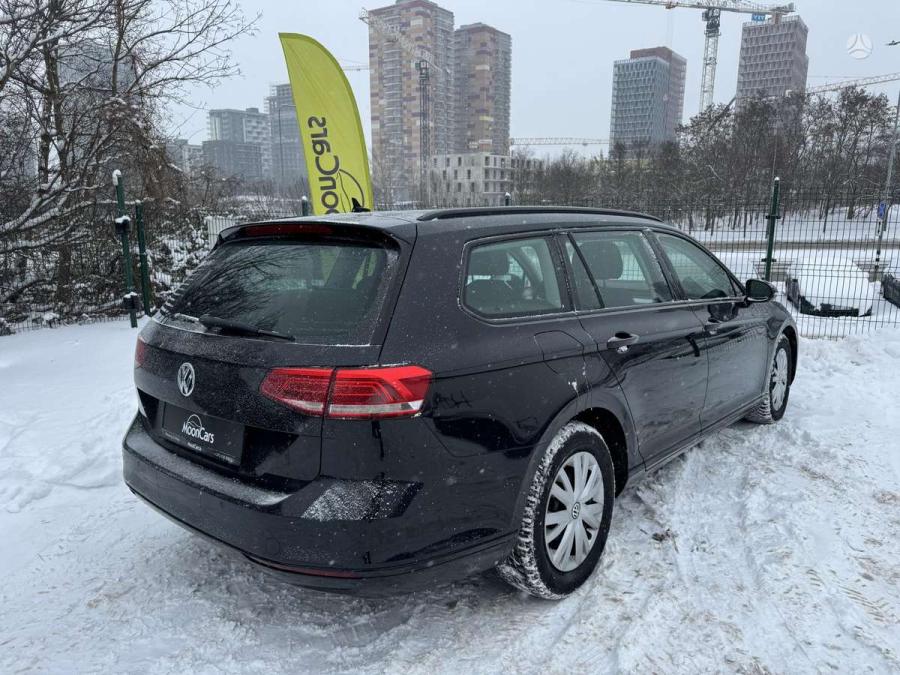 Melns Volkswagen Passat 2015 Viļņa, ar dzinēja tilpumu 1.60 L un nobraukumu 330 tūkst. km par 7900 €, foto 2 vietnē AUTOMOTO.COM.LV