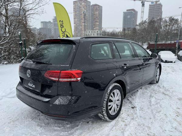Black Volkswagen Passat 2015 in Vilnius, with an engine capacity of 1.60 L and mileage of 330 thousand km for 7900 €, photo 7 on AUTOMOTO.COM.LV