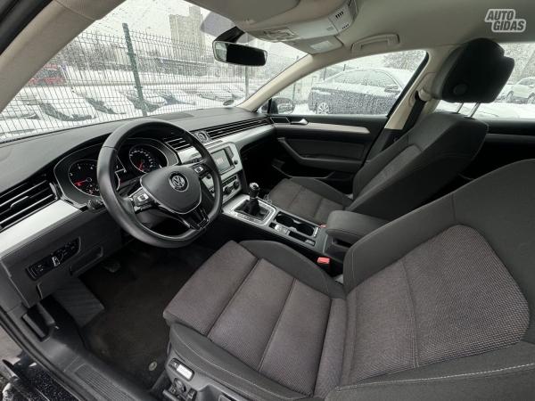 Black Volkswagen Passat 2015 in Vilnius, with an engine capacity of 1.60 L and mileage of 330 thousand km for 7900 €, photo 8 on AUTOMOTO.COM.LV