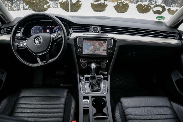 Melns Volkswagen Passat 2015 Elektrėnai, ar dzinēja tilpumu 1.97 L un nobraukumu 255 tūkst. km par 11350 €, foto 9 vietnē AUTOMOTO.COM.LV