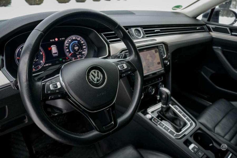 Melns Volkswagen Passat 2015 Elektrėnai, ar dzinēja tilpumu 1.97 L un nobraukumu 255 tūkst. km par 11350 €, foto 13 vietnē AUTOMOTO.COM.LV