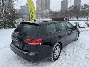 Black Volkswagen Passat 2015 in Vilnius, with an engine capacity of 1.60 L and mileage of 330 thousand km for 7900 €, photo 5 on AUTOMOTO.COM.LV