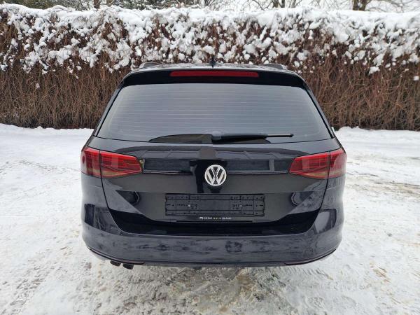 Black Volkswagen Passat 2015 in Vilnius, with an engine capacity of 1.97 L and mileage of 243 thousand km for 10150 €, photo 6 on AUTOMOTO.COM.LV