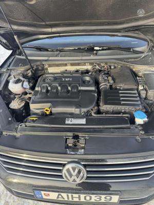 Black Volkswagen Passat 2015 in Kaunas, with an engine capacity of 2.00 L and mileage of 243 thousand km for 9990 €, photo 14 on AUTOMOTO.COM.LV