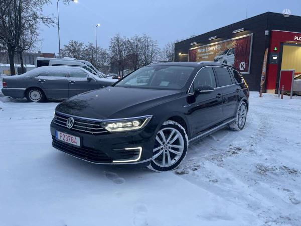 Melns Volkswagen Passat 2015 Kauņa, ar dzinēja tilpumu 1.40 L un nobraukumu 175 tūkst. km par 11500 €, foto 1 vietnē AUTOMOTO.COM.LV
