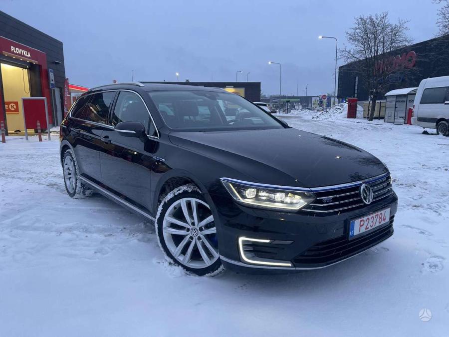 Melns Volkswagen Passat 2015 Kauņa, ar dzinēja tilpumu 1.40 L un nobraukumu 175 tūkst. km par 11500 €, foto 2 vietnē AUTOMOTO.COM.LV