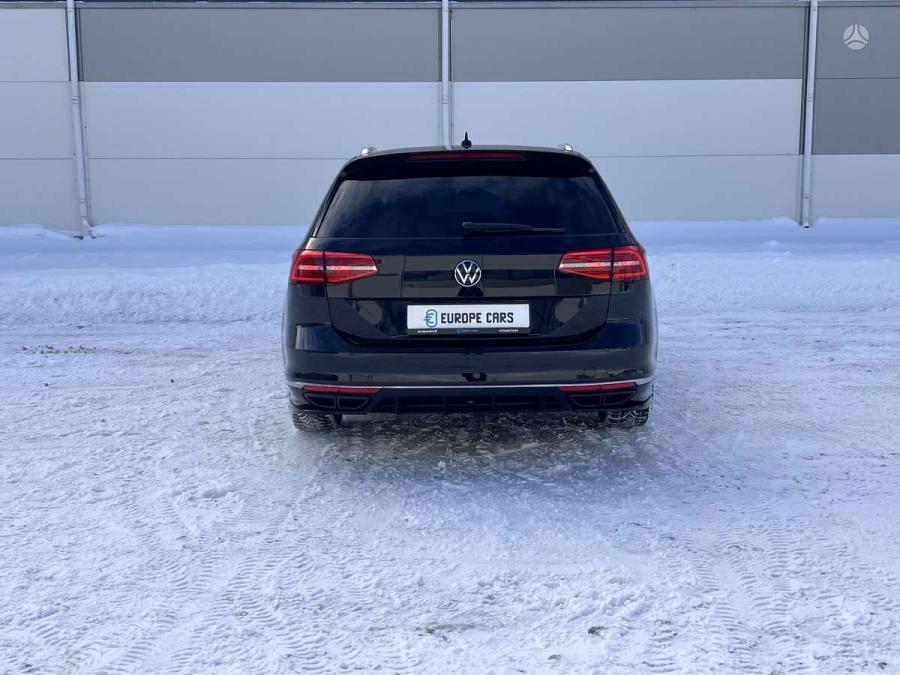 Black Volkswagen Passat 2015 in Kaunas, with an engine capacity of 1.97 L and mileage of 196 thousand km for 13500 €, photo 5 on AUTOMOTO.COM.LV