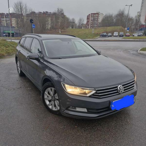 Black Volkswagen Passat 2015 in Vilnius, with an engine capacity of 1.60 L and mileage of 238 thousand km for 7300 €, photo 5 on AUTOMOTO.COM.LV