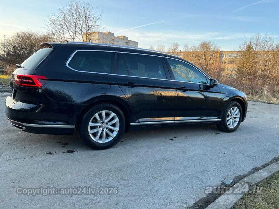 Black Volkswagen Passat 2015 in Narva, with an engine capacity of 2.00 L and mileage of 195 thousand km for 11400 €, photo 6 on AUTOMOTO.COM.LV