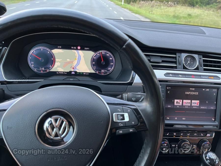 Black Volkswagen Passat 2015 in Narva, with an engine capacity of 2.00 L and mileage of 195 thousand km for 11400 €, photo 8 on AUTOMOTO.COM.LV