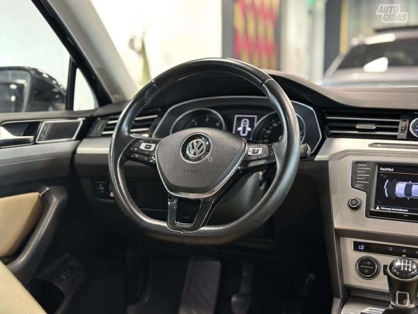 Black Volkswagen Passat 2015 in Klaipeda, with an engine capacity of 1.60 L and mileage of 297 thousand km for 8950 €, photo 8 on AUTOMOTO.COM.LV