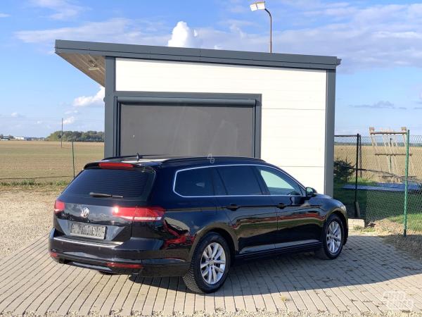 Black Volkswagen Passat 2015 in Kaunas, with an engine capacity of 2.00 L and mileage of 301 thousand km for 8199 €, photo 5 on AUTOMOTO.COM.LV