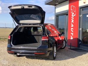 Black Volkswagen Passat 2015 in Kaunas, with an engine capacity of 2.00 L and mileage of 301 thousand km for 8199 €, photo 11 on AUTOMOTO.COM.LV