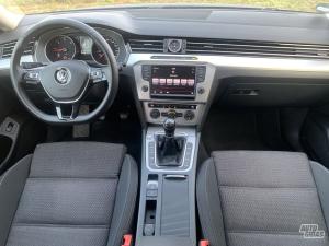 Black Volkswagen Passat 2015 in Kaunas, with an engine capacity of 2.00 L and mileage of 301 thousand km for 8199 €, photo 12 on AUTOMOTO.COM.LV