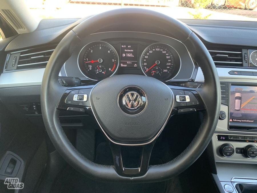 Black Volkswagen Passat 2015 in Kaunas, with an engine capacity of 2.00 L and mileage of 301 thousand km for 8199 €, photo 20 on AUTOMOTO.COM.LV