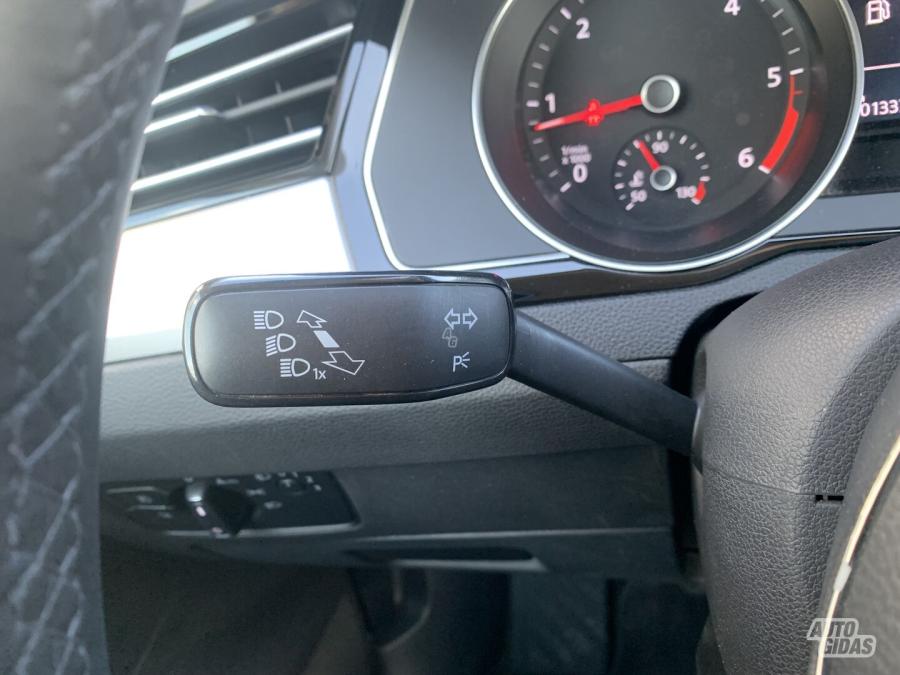 Black Volkswagen Passat 2015 in Kaunas, with an engine capacity of 2.00 L and mileage of 301 thousand km for 8199 €, photo 24 on AUTOMOTO.COM.LV