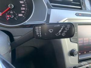 Black Volkswagen Passat 2015 in Kaunas, with an engine capacity of 2.00 L and mileage of 301 thousand km for 8199 €, photo 25 on AUTOMOTO.COM.LV