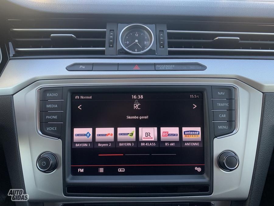 Black Volkswagen Passat 2015 in Kaunas, with an engine capacity of 2.00 L and mileage of 301 thousand km for 8199 €, photo 26 on AUTOMOTO.COM.LV