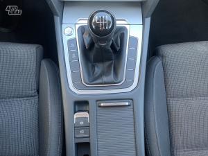 Black Volkswagen Passat 2015 in Kaunas, with an engine capacity of 2.00 L and mileage of 301 thousand km for 8199 €, photo 29 on AUTOMOTO.COM.LV
