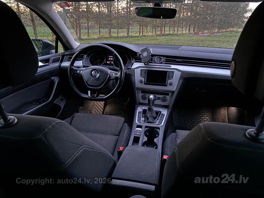 Black Volkswagen Passat 2015 in Tartu, with an engine capacity of 1.60 L and mileage of 294 thousand km for 8500 €, photo 11 on AUTOMOTO.COM.LV