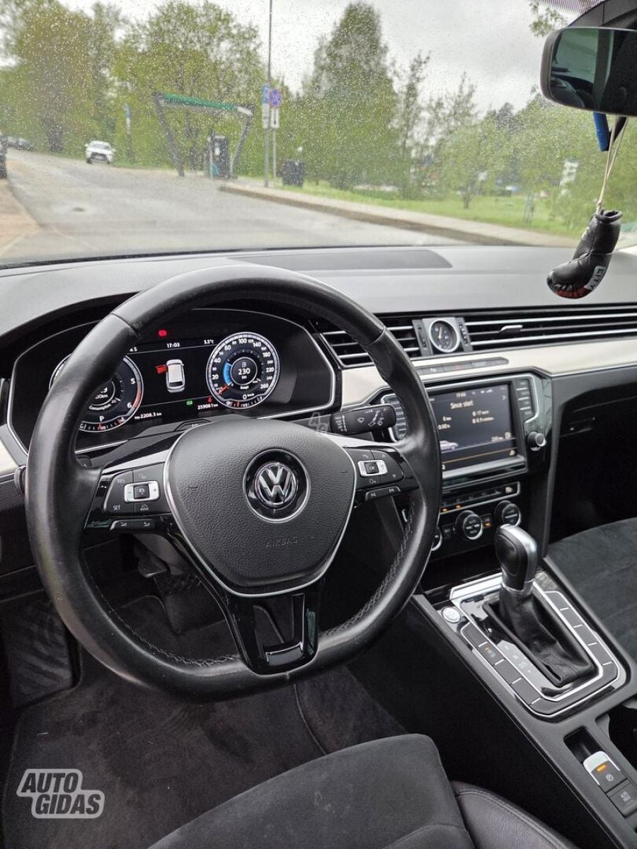 Melns Volkswagen Passat 2015 Viļņa, ar dzinēja tilpumu 1.60 L un nobraukumu 260 tūkst. km par 9800 €, foto 8 vietnē AUTOMOTO.COM.LV