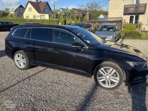 Black Volkswagen Passat 2015 in Jurbarkas, with an engine capacity of 2.00 L and mileage of 312 thousand km for 7850 €, photo 7 on AUTOMOTO.COM.LV