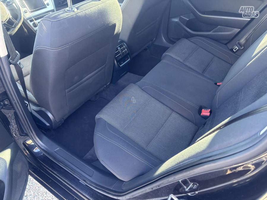 Black Volkswagen Passat 2015 in Jurbarkas, with an engine capacity of 2.00 L and mileage of 312 thousand km for 7850 €, photo 22 on AUTOMOTO.COM.LV