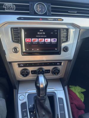 Black Volkswagen Passat 2015 in Jurbarkas, with an engine capacity of 2.00 L and mileage of 312 thousand km for 7850 €, photo 27 on AUTOMOTO.COM.LV